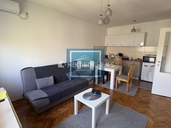 Dvosoban stan u centru Jagodine, 47 m², 4. sprat