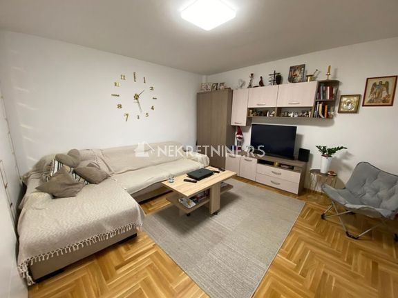 Kompletno renoviran - 46m2 - Novo Naselje