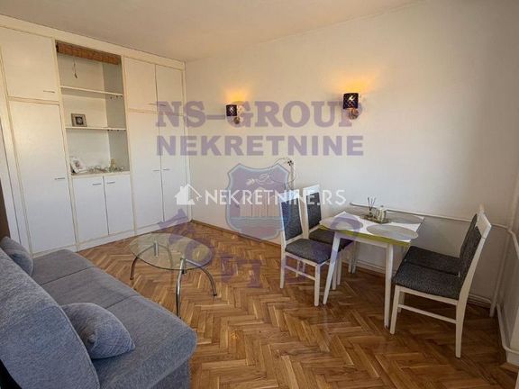 Jednoiposoban stan Bulevar.P.P