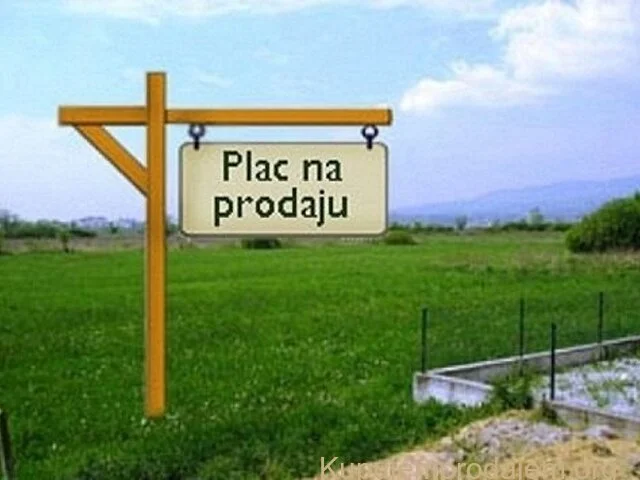 Plac sa starom kucom u Žabalju