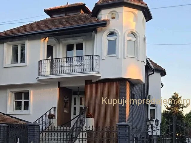 Retka prilika-prodaja kuce u Novom Sadu