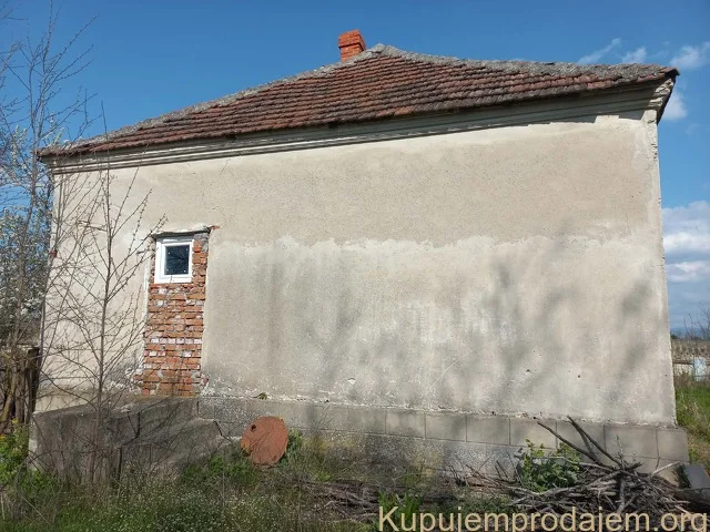 Prizemna kuća 87m² na placu od 8 ari – Obrež, Varvarin
