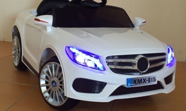 Dečiji automobil na akumulator (Mercedes) Model 220 beli
