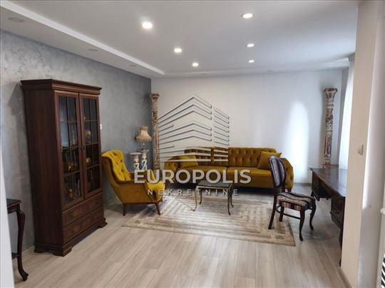 Uknjižen, renoviran dvosoban stan–66m²+ostava 10m²