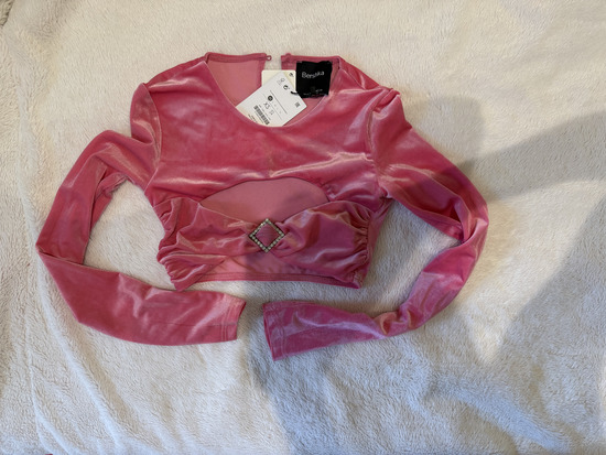BERSHKA top sa etiketom