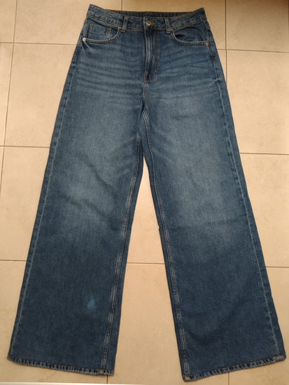 **H&M ULTRA HIGH WIDE JEANS**