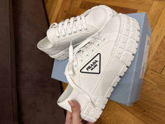 Prada nove patike