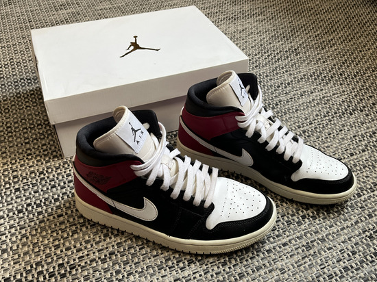 Nike Air Jordan 1 mid vel. 40.5