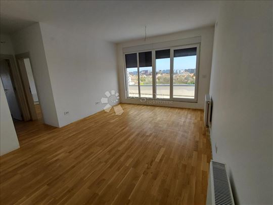 Stara Pazova, penthaus, 4.0, 69 m2 + terasa 30 m2