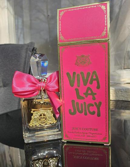 Prodajem parfem Viva la Juicy by Juicy Couture