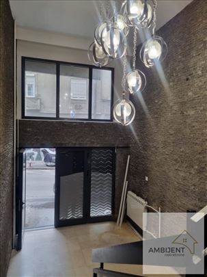 Izdaje se odličan poslovni prostor na opštini Pal