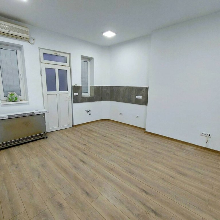 Jednoiposoban stan, Beograd - Vukov Spomenik | Izdavanje · 39m² · 600€