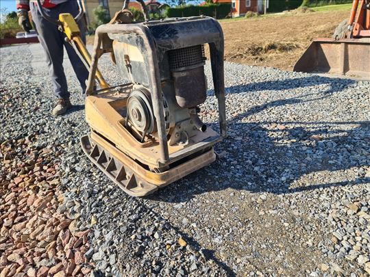 Iznajmljivanje vibro ploča - žabe sa rukovaocem