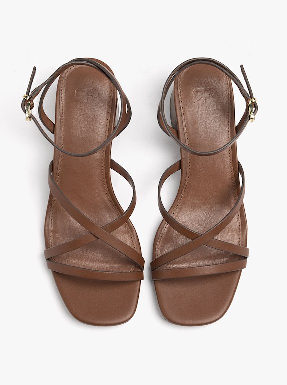 STRAPPY SANDALS WITH WIDE BLOCK HEEL