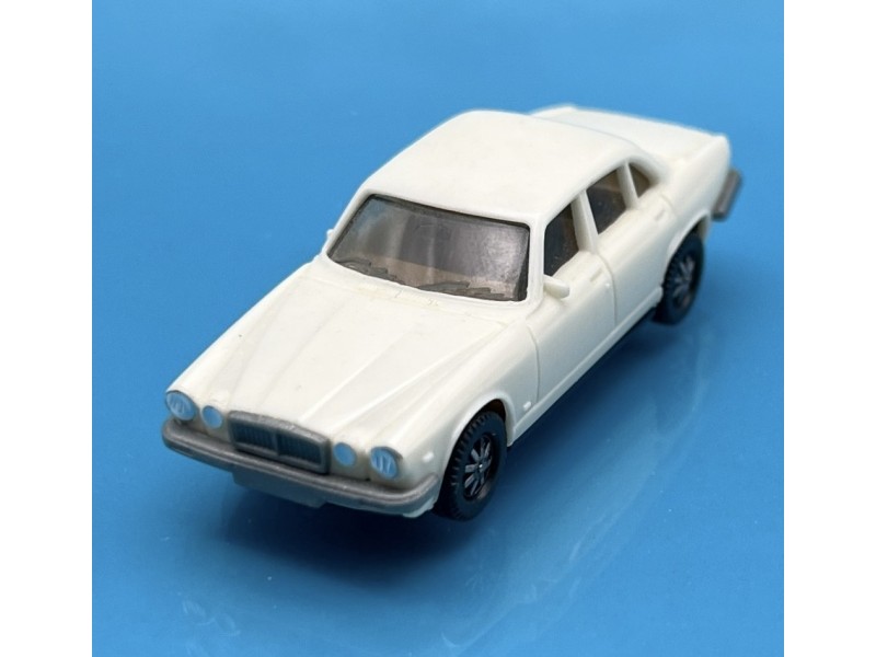 1:87 HERPA Jaguar XJ 6⧸12 [OP-10]