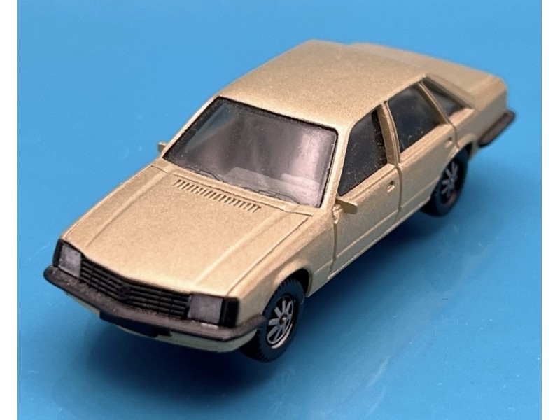 1:87 HERPA Opel Senator [OP-41]