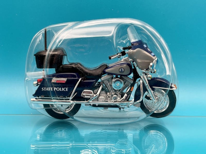 MINT 1:18 MAISTO Harley-Davidson Electra Glide [LX-33]