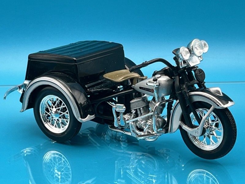 1:18 MAISTO Harley-Davidson [MX-98]