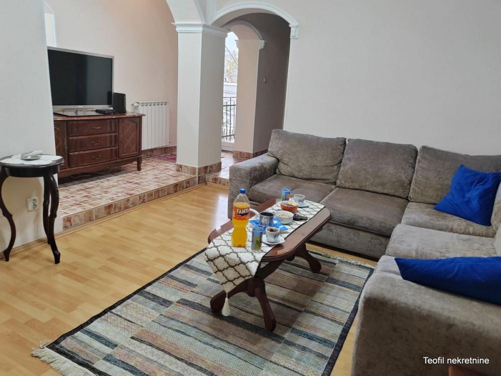 Višegradska, Trosoban stan za izdavanje, 72m2, 800€