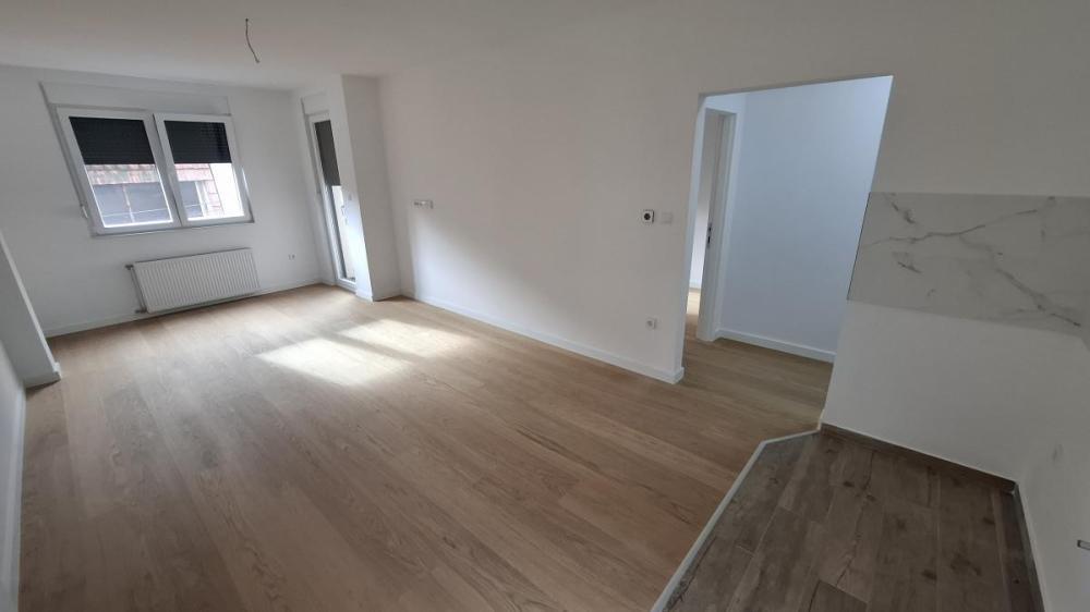 Trosoban stan na prodaju, 60m2, 160.000€