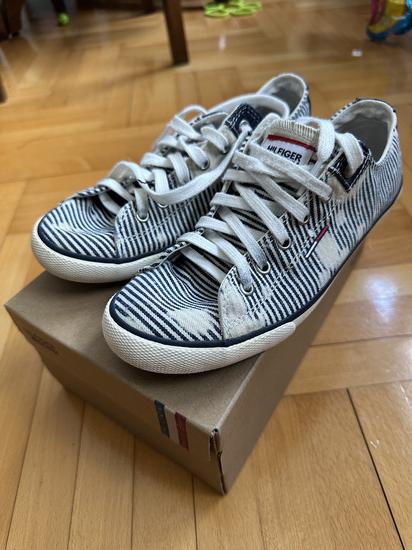 Tommy Hilfiger patike 37