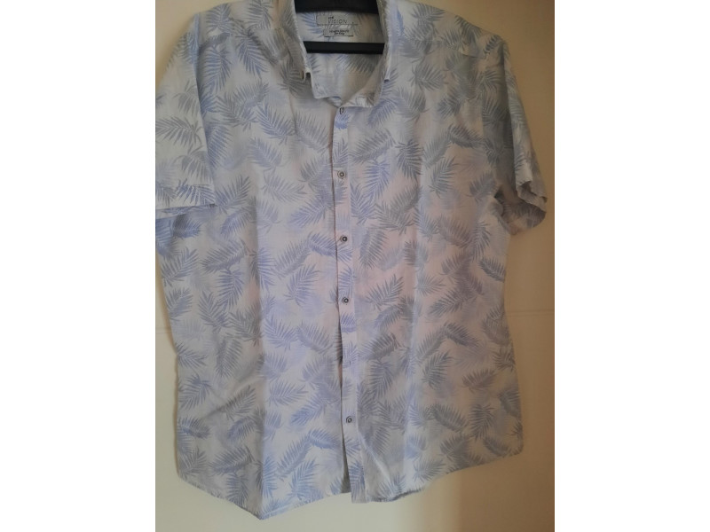 Bela kosulja sa svetlo plavim grančicama vel.L