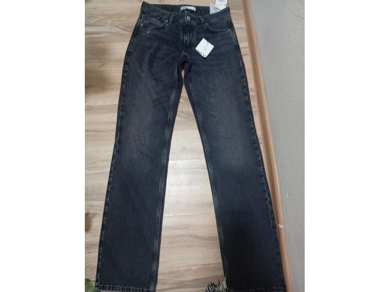 NOVO ZARA pantalone vel 34 crne