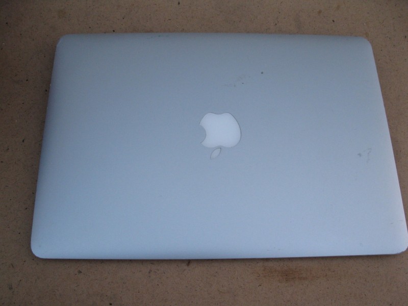 1.APPLE A1369 MacBook Air tanak laptop-neispitan