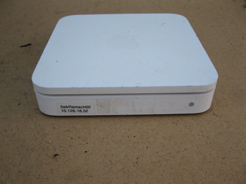 4.Apple AirPort Extreme A1354 (4th Gen.) neispitan