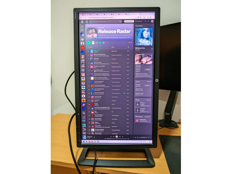 HP 22" Full HD monitor - DP, HDMI, DVI, VGA