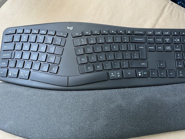 Logitech ERGO K860 – Ergonomska bežična tastatura