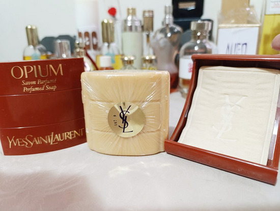 YSL Opium sapun