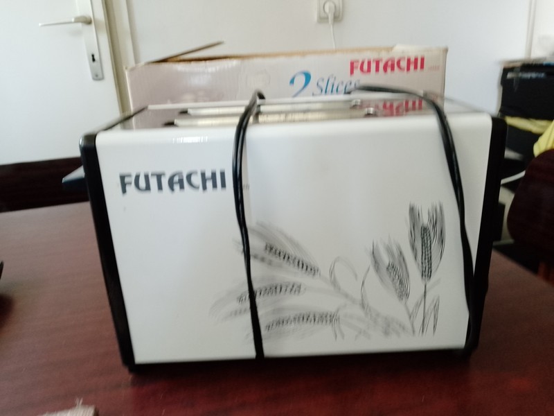 Toster Futachi 800 W