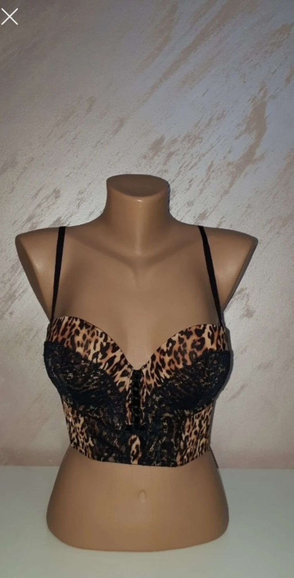 Ženski longline grudnjak sa leopard printom i crnom čipkom - Model