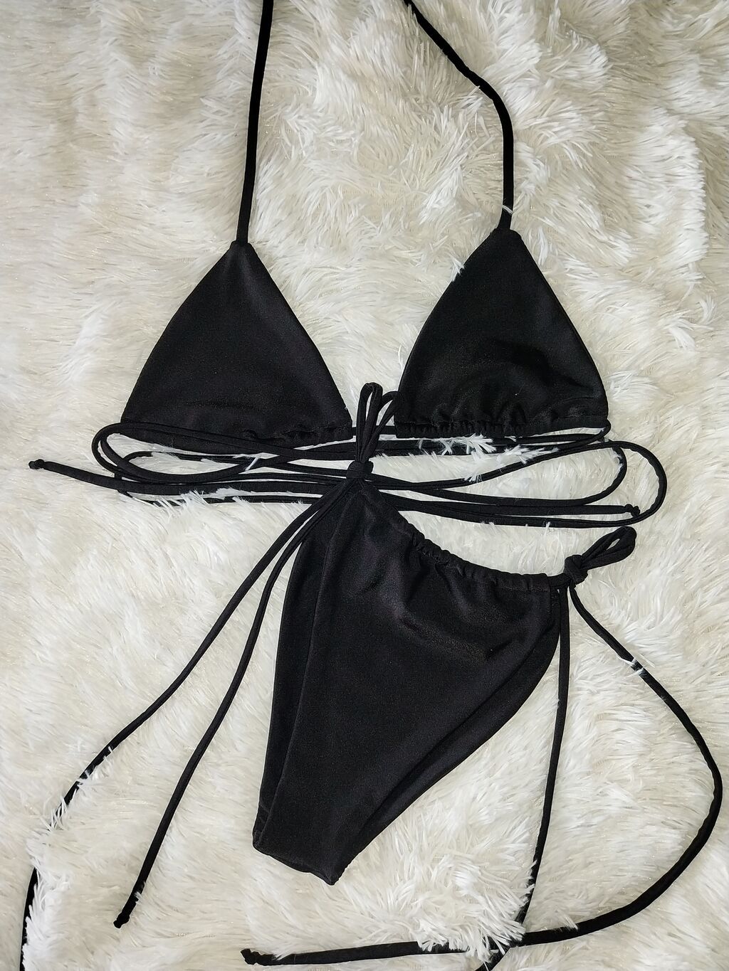 Ženski bikini set – minimalistički trouglasti model sa vezivanjem -
