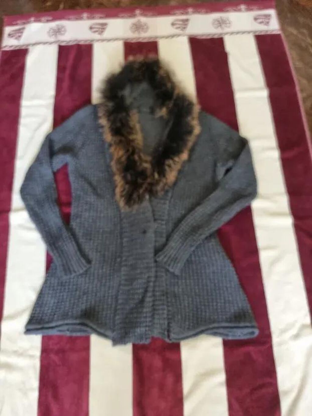 DIVAN LOAFAVARRA KRZNO KARDIGAN, I JOS DZEMPERA VEL. S I M | Divan