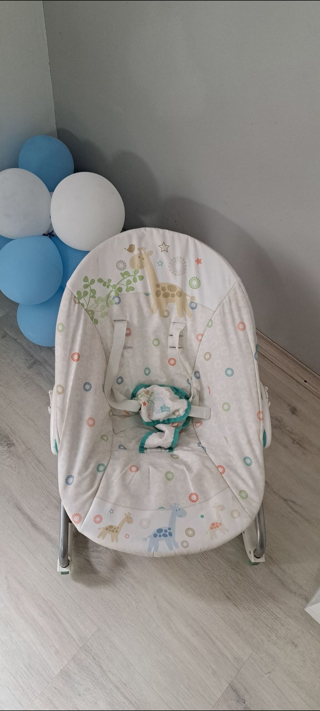 Baby bouncer/ležaljka za bebe - Mekano sedište sa navlakom u nežnim