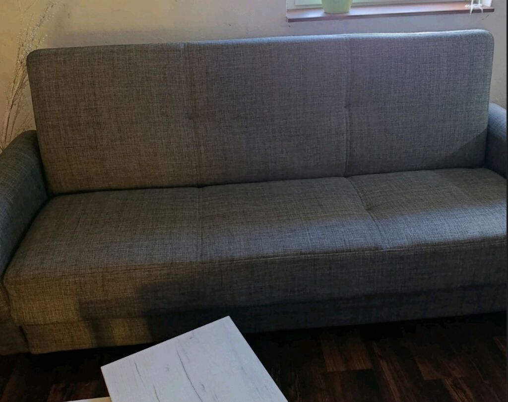 Prodajem krevet  Sve u dobrom stanju, udoban i bez ikakvih problema
