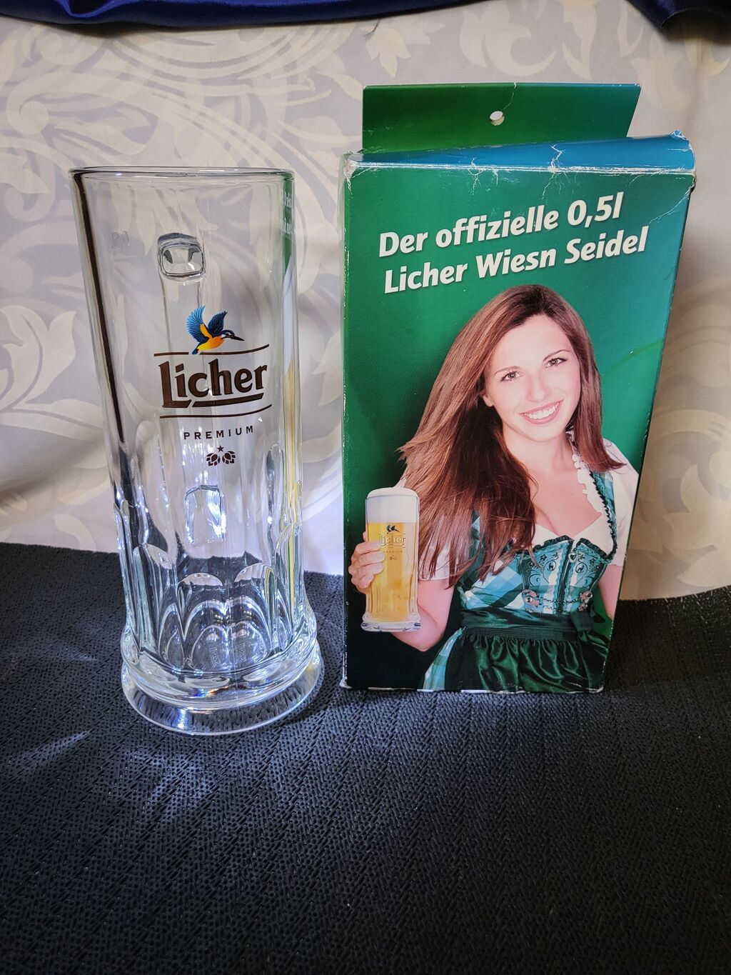 Krigla nova Licher premuim Wiesn rastalova. Nova krigla sve na njoj