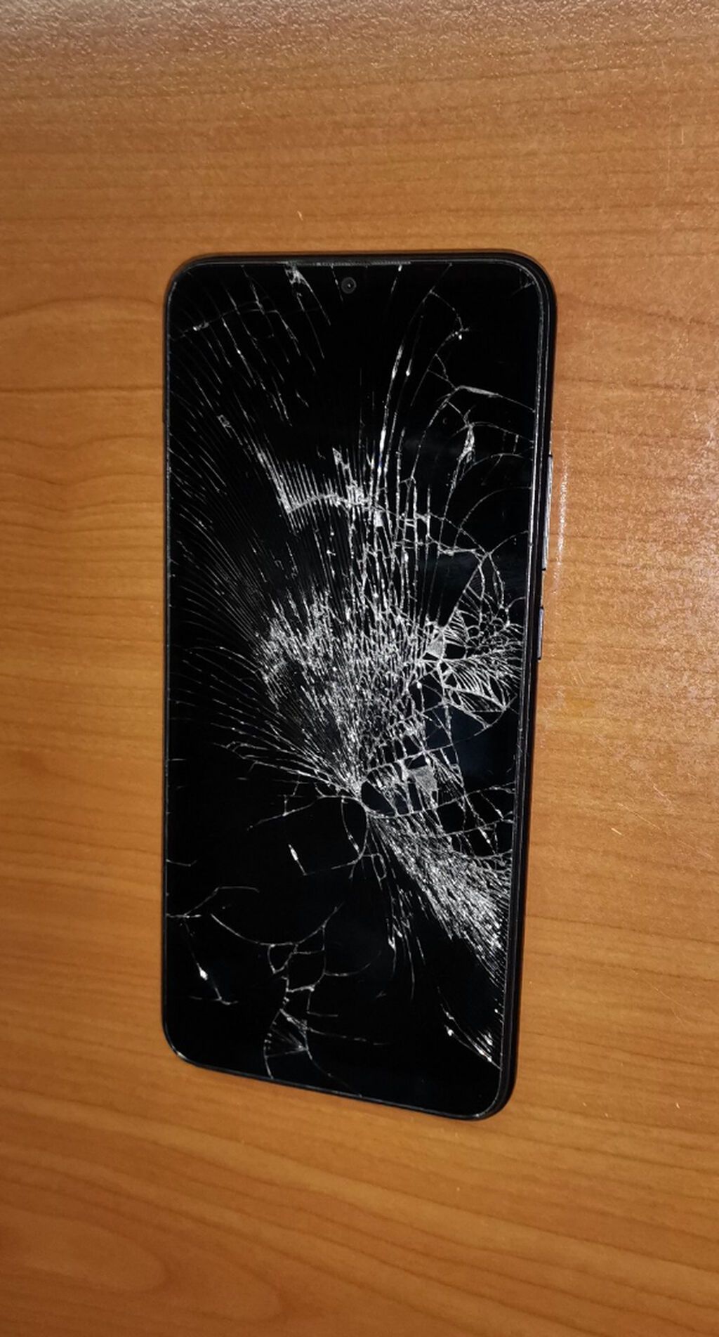 Xiaomi Redmi 9 C prednje staklo napuklo