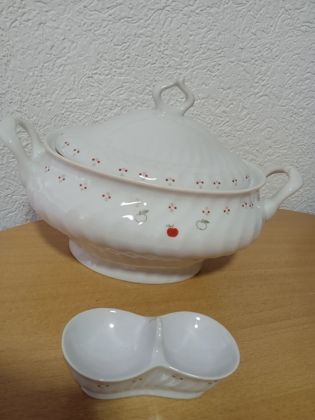 Vintage supijera 2,5 l + slanik - Materijal: porcelan - Dimenzije