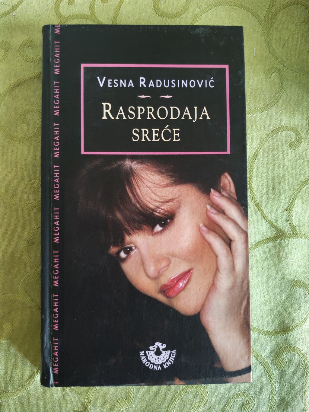 Knjiga: Rasprodaja sreće – Vesna Radusinović - Izdavač: Narodna