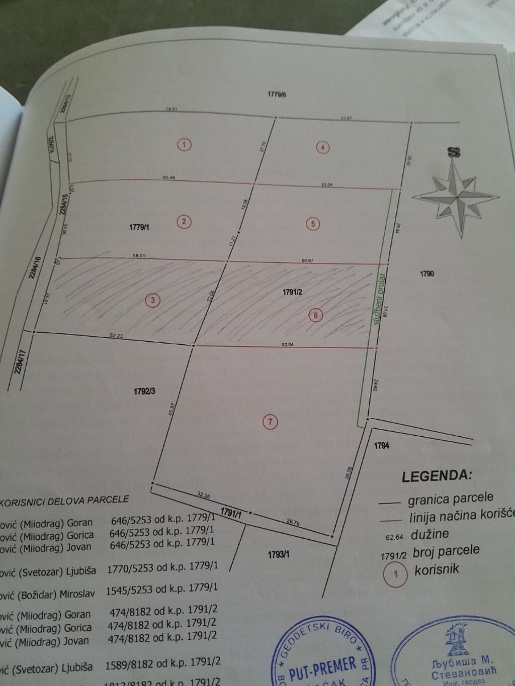 Prodajem njivu prve klase povrsine 33,5 ari. Njiva se nalazi na dva