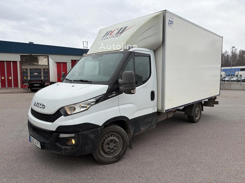 Prodaje se IVECO Daily 35 3.0 (170hk) volymskåp med bakgavellyft -2016 säljes via kamion furgon < 3.5t na aukciji