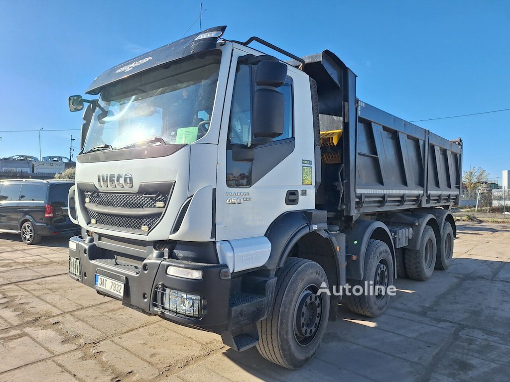 Prodaje se IVECO TRAKKER 450 8X4 kiper na aukciji