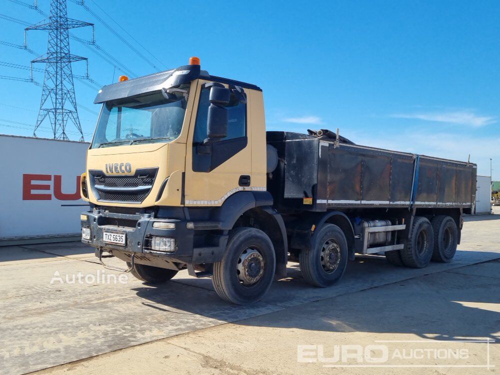 Prodaje se IVECO Trakker kiper na aukciji