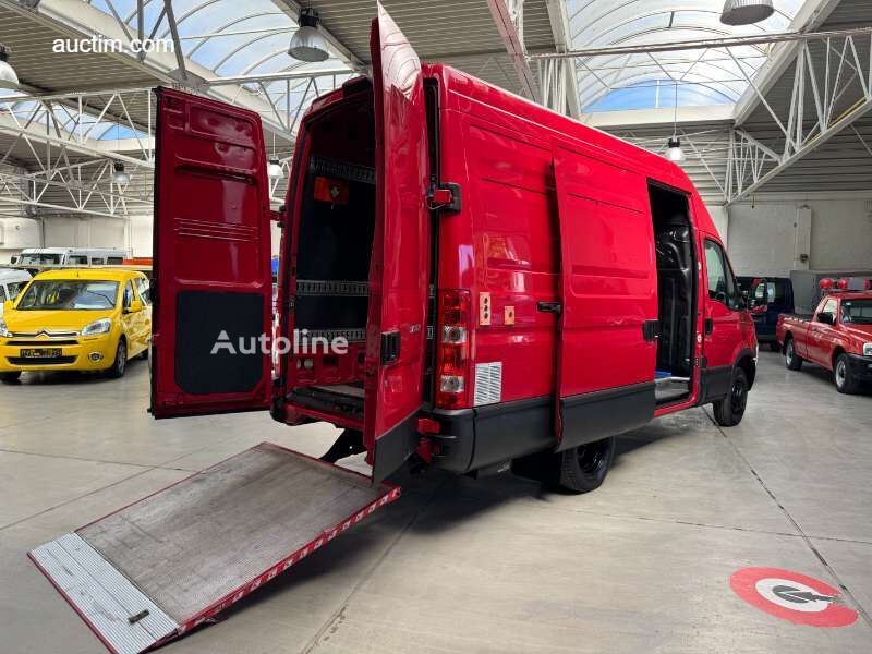 Prodaje se IVECO 40C15L minibus furgon na aukciji