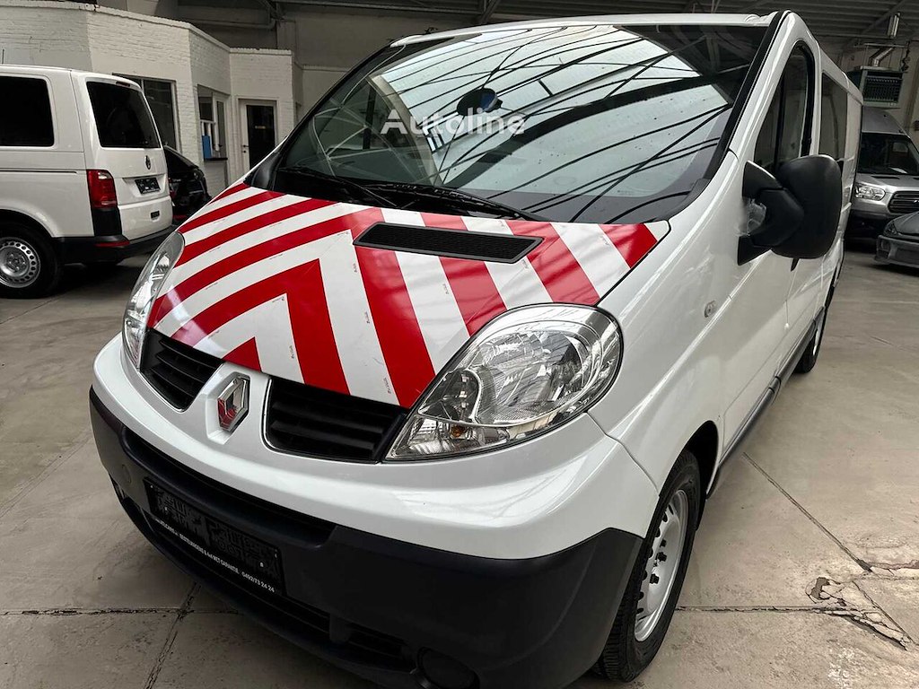 Prodaje se Renault Trafic minibus furgon na aukciji