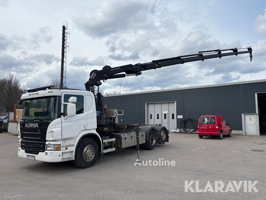 Prodaje se Scania P400 LB6X2*4HNA kamion s ravnom platformom na aukciji