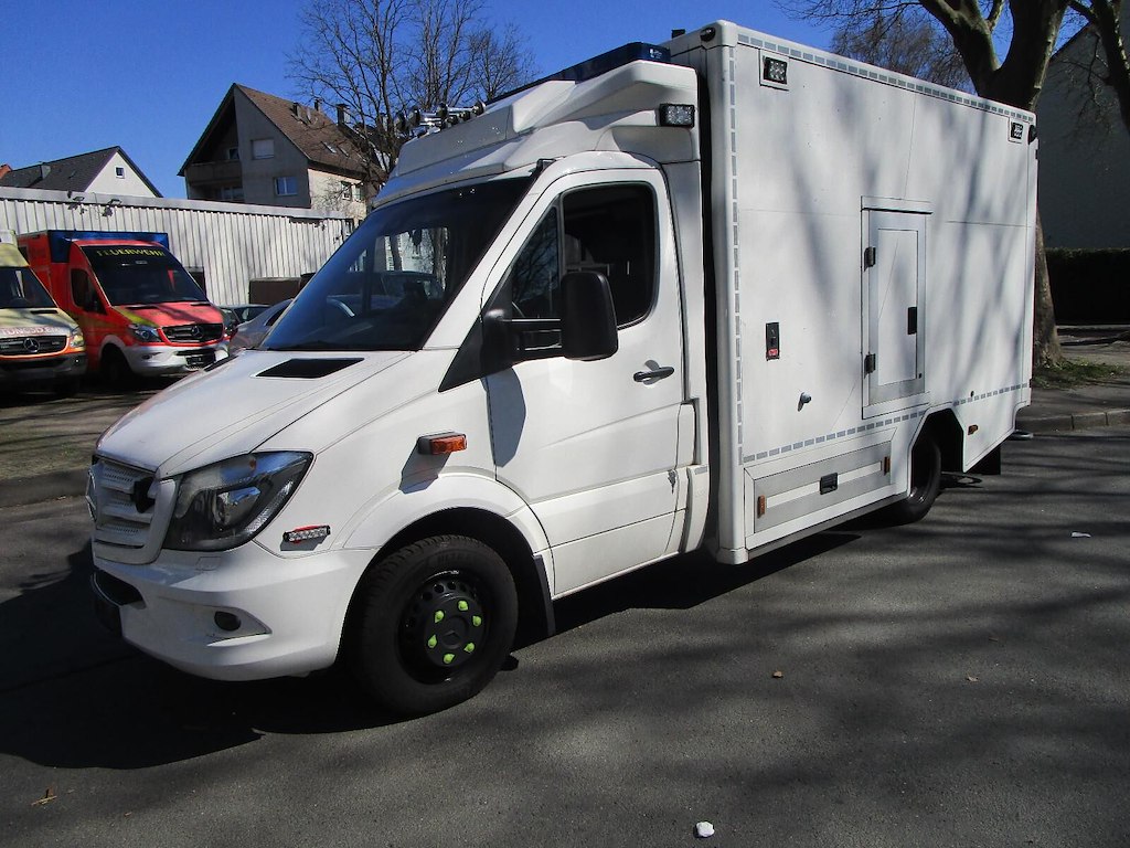Mercedes-Benz Sprinter II 519 ambulance vozilo hitne pomoći